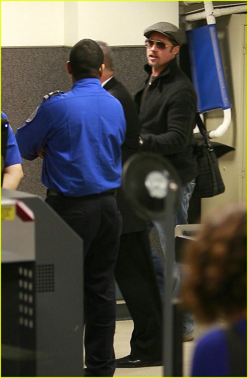 Brad Pitt Is Swift Through Security: Photo 1759151 | Brad Pitt Photos ...