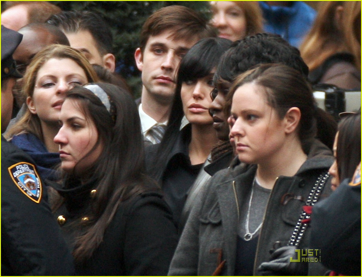 Angelina Jolie is Evelyn A. Salt: Photo 1790111 | Angelina Jolie, Liev ...