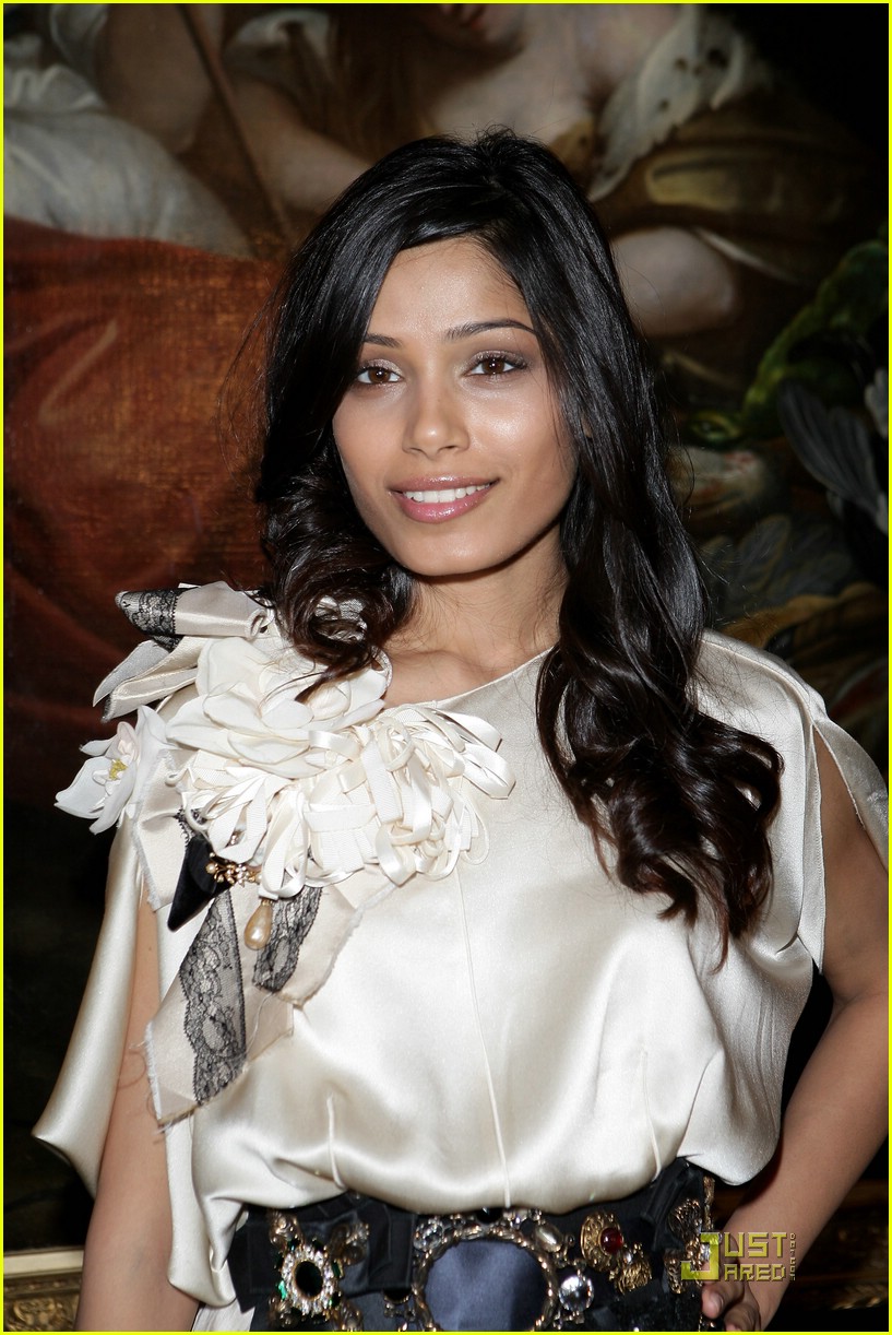 Freida Pinto: Estee Lauder's New Face: Photo 1762241 | Freida Pinto ...