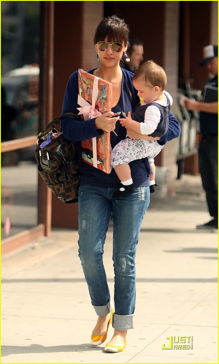 Honor Warren Is Glad About Her Gift: Photo 1801441 | Cash Warren ...