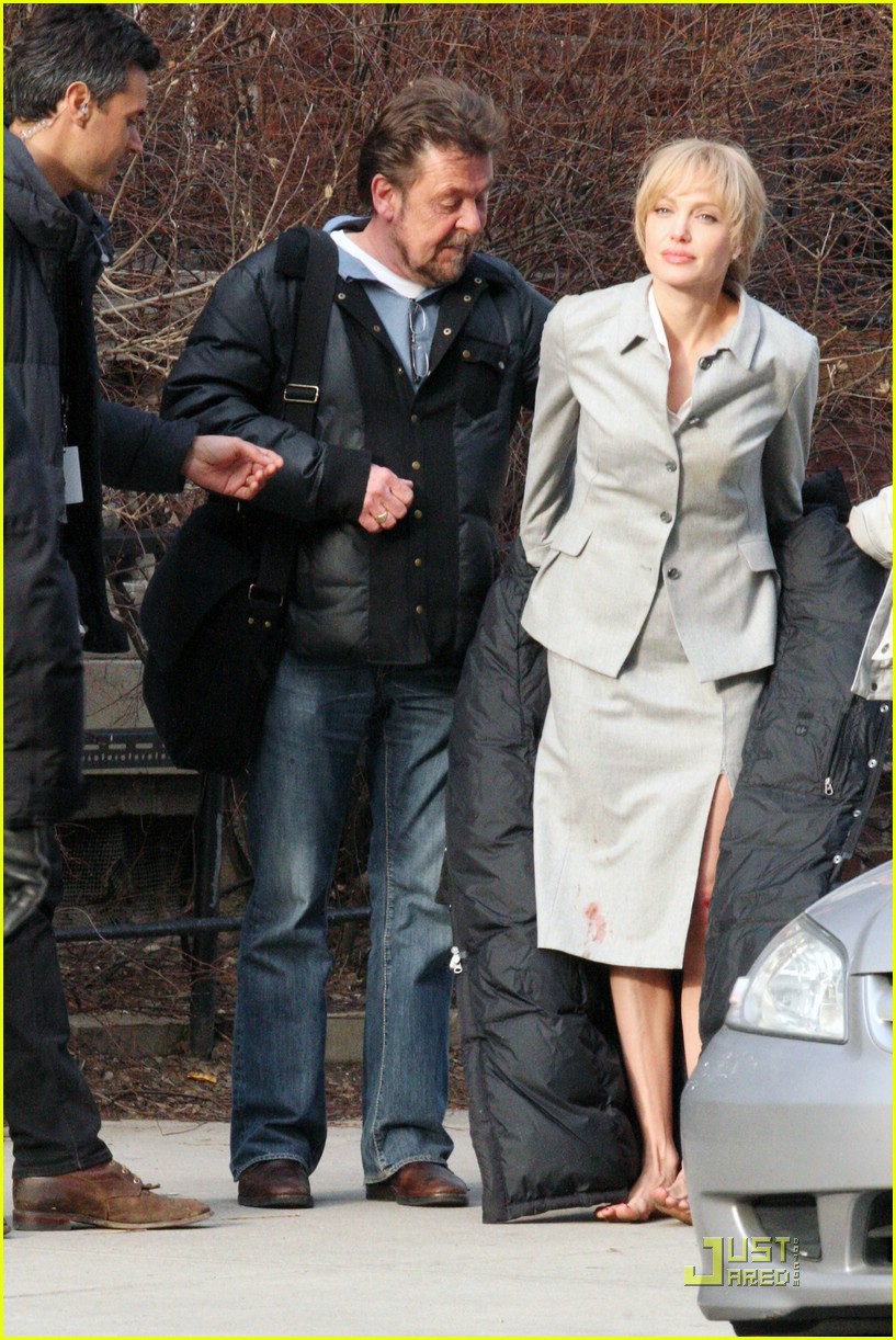 Angelina Jolie: Barefoot Babe!: Photo 1789201 | Angelina Jolie Pictures ...