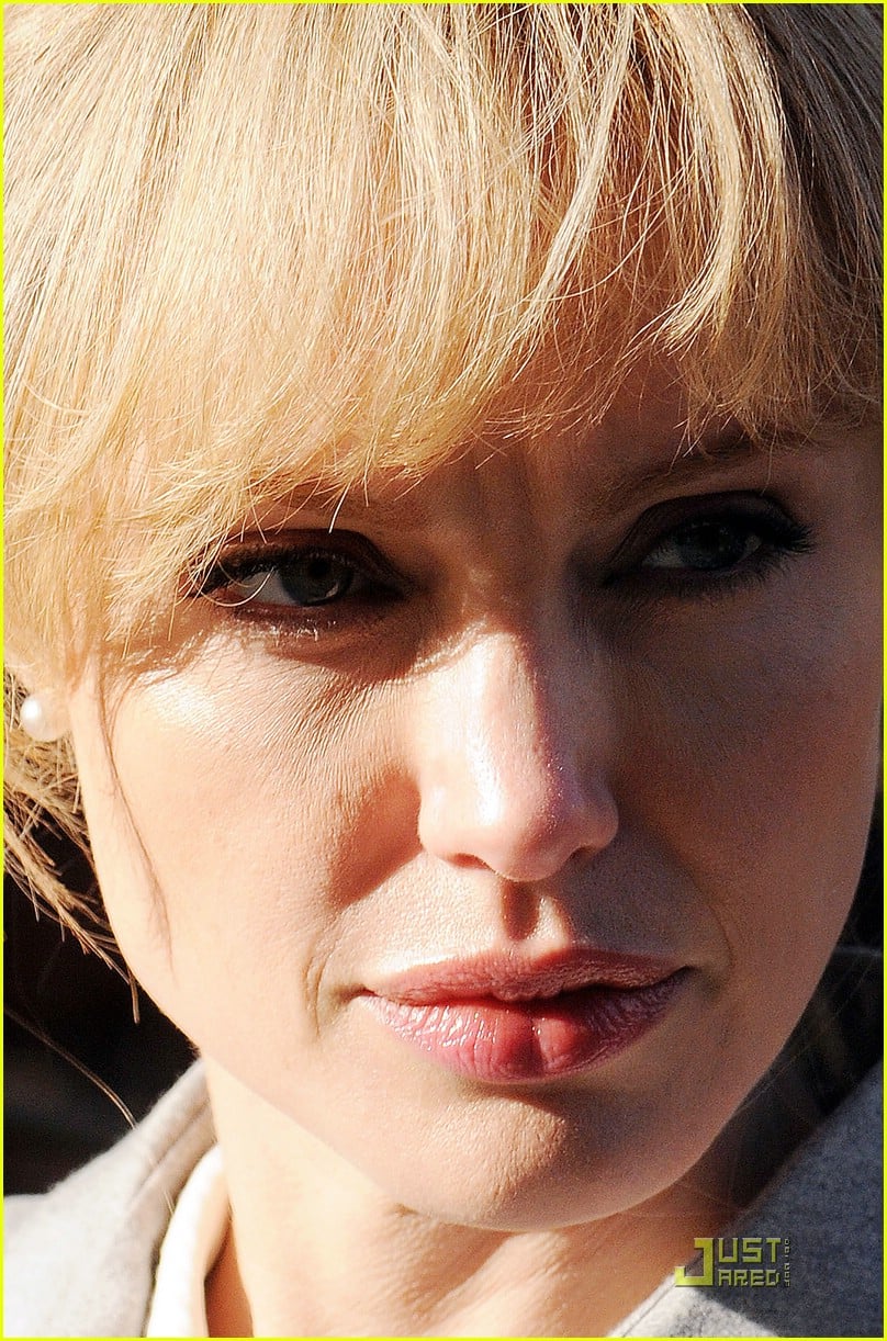 Angelina Jolie: Barefoot Babe!: Photo 1789231 | Angelina Jolie Pictures ...