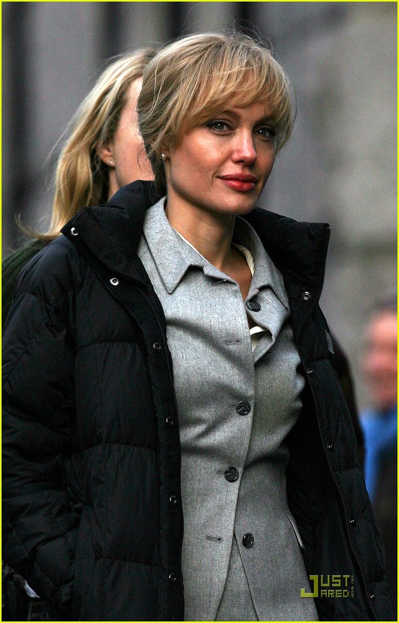 Angelina Jolie: Barefoot Babe!: Photo 1789291 | Angelina Jolie Photos ...