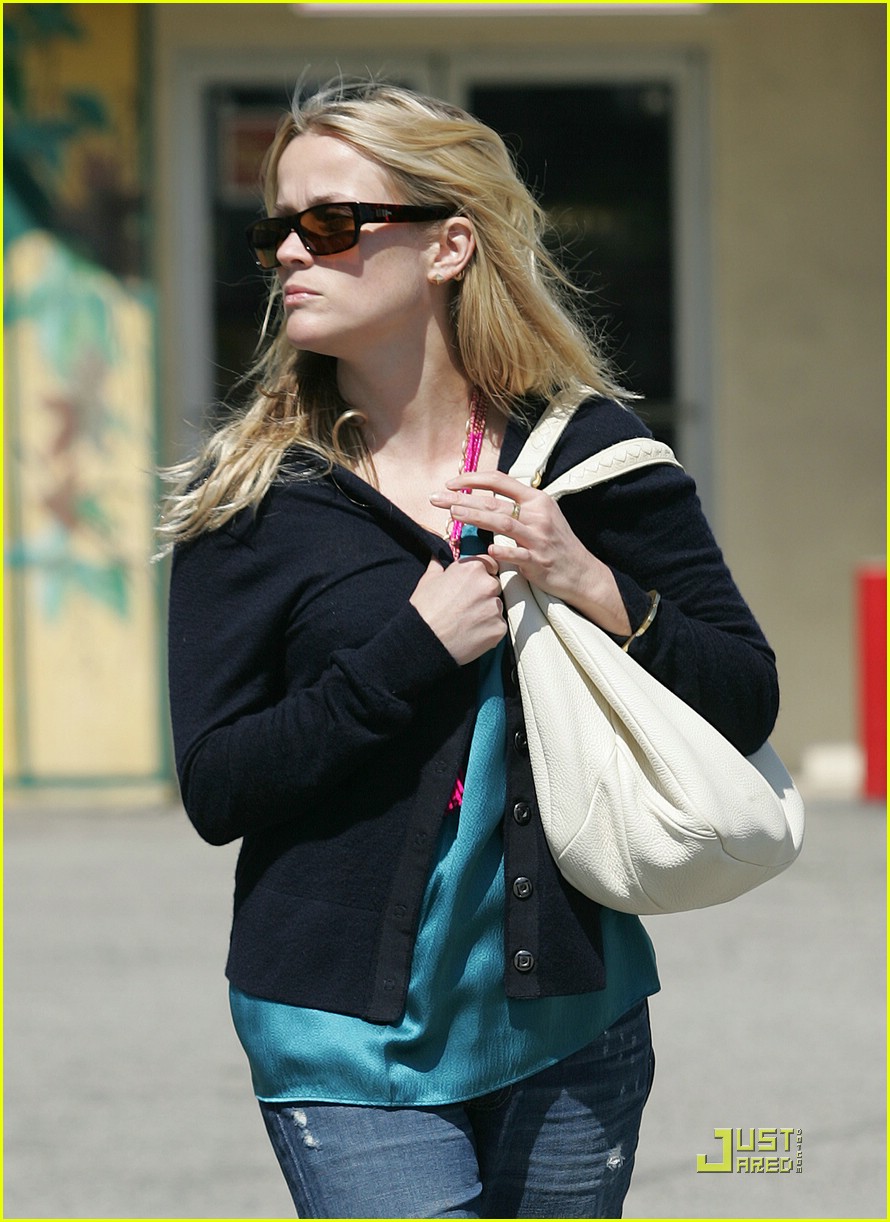 Reese Witherspoon's Seductive Skin: Photo 1796951 | Reese Witherspoon ...