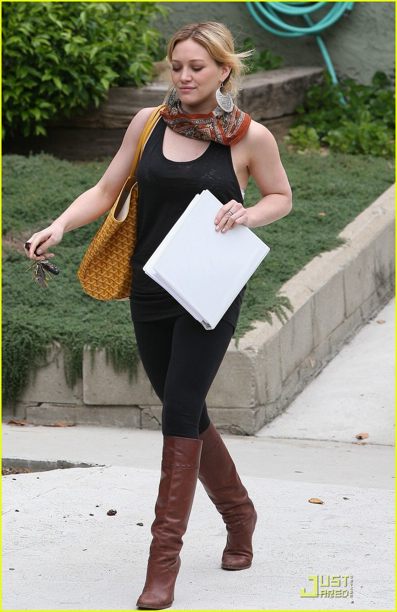 Hilary Duff Sticks To The Script: Photo 1847421 | Hilary Duff Photos ...
