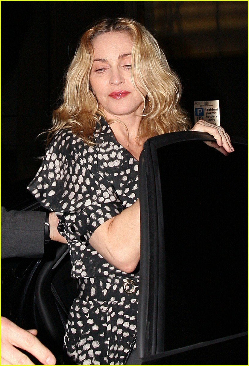 Madonna is a Cut Above the Rest: Photo 1838181 | Madonna Photos | Just ...