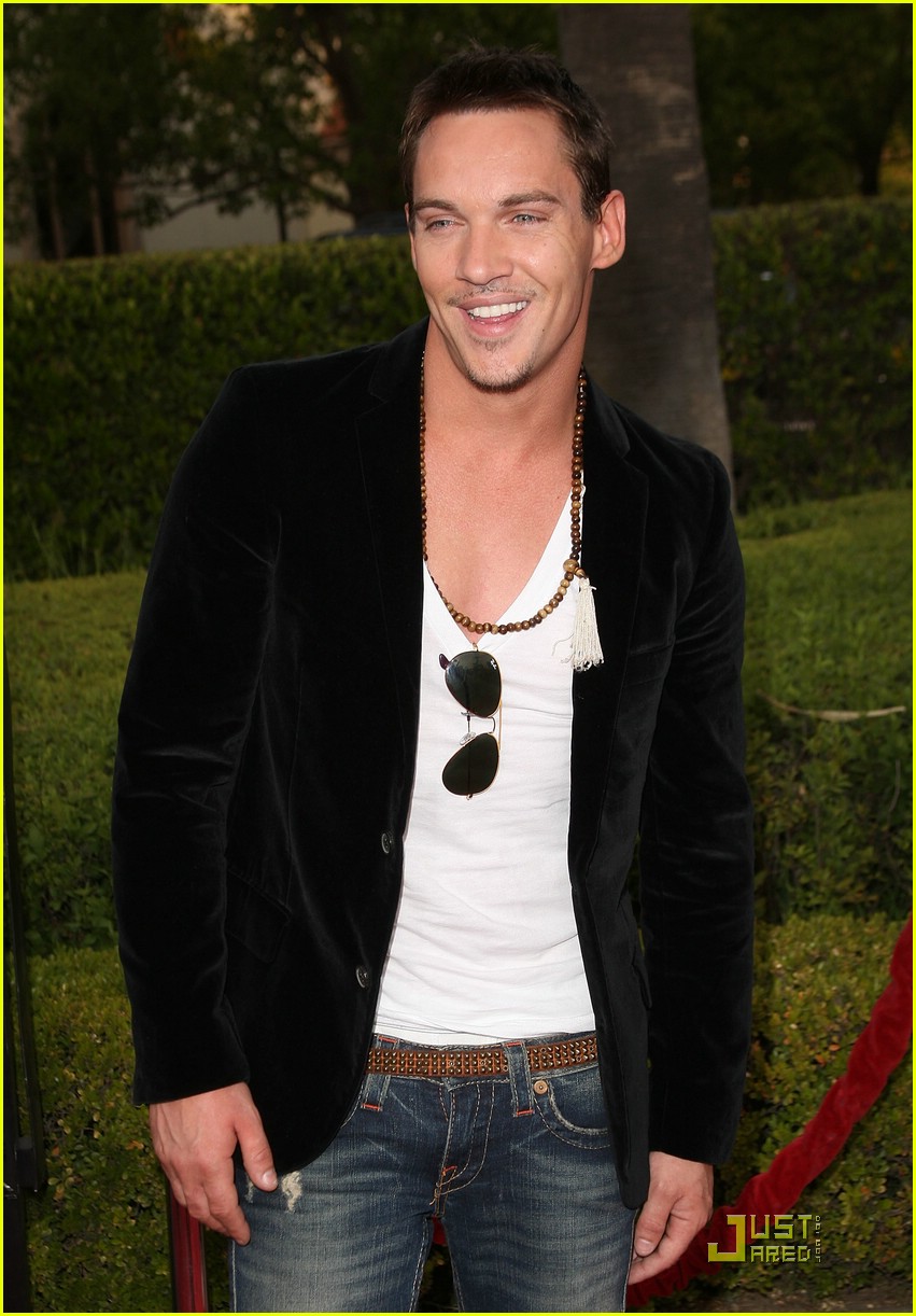 Jonathan Rhys Meyers is a Smooth Soloist: Photo 1870891 | Jonathan Rhys ...