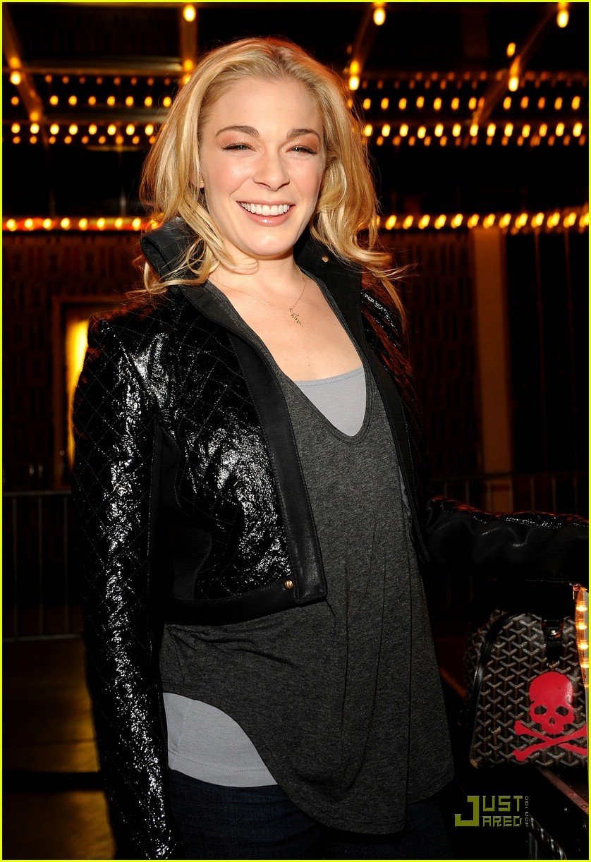 LeAnn Rimes Wins ACM's Humanitarian Award: Photo 1835411 | Photos ...