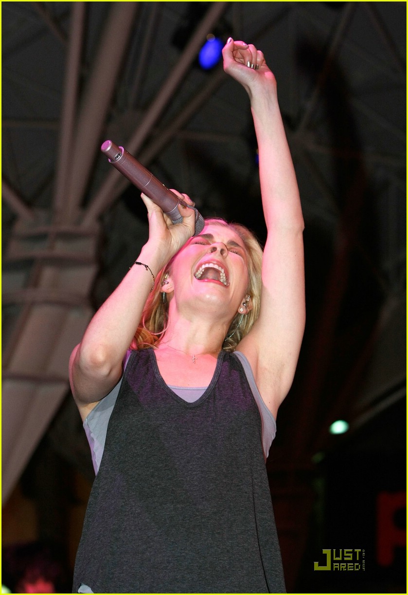 LeAnn Rimes Wins ACM's Humanitarian Award: Photo 1835501 | LeAnn Rimes ...