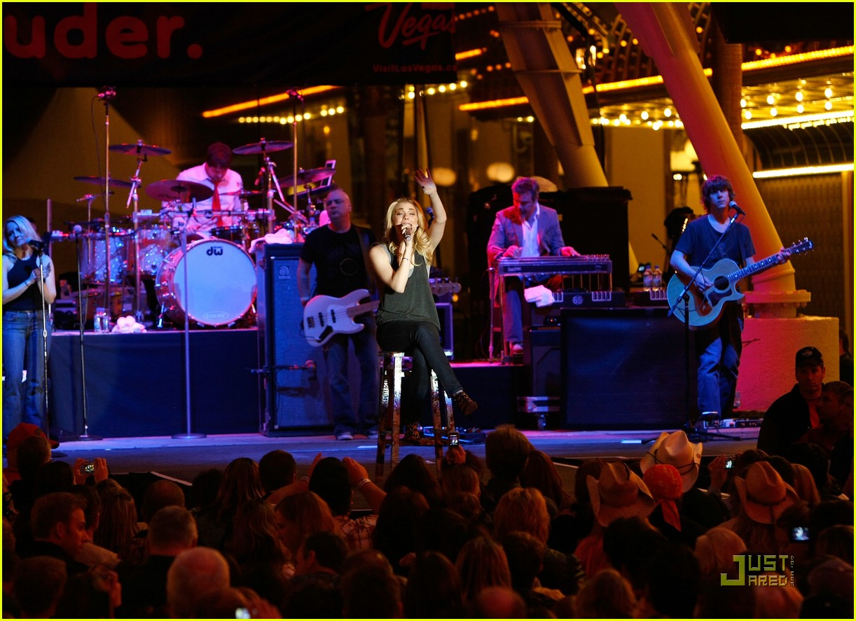 LeAnn Rimes Wins ACM's Humanitarian Award: Photo 1835601 | LeAnn Rimes ...