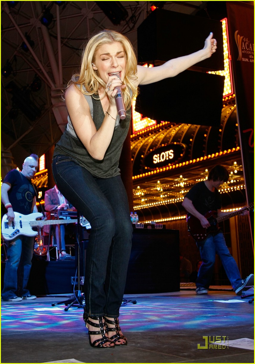 LeAnn Rimes Wins ACM's Humanitarian Award: Photo 1835701 | LeAnn Rimes ...