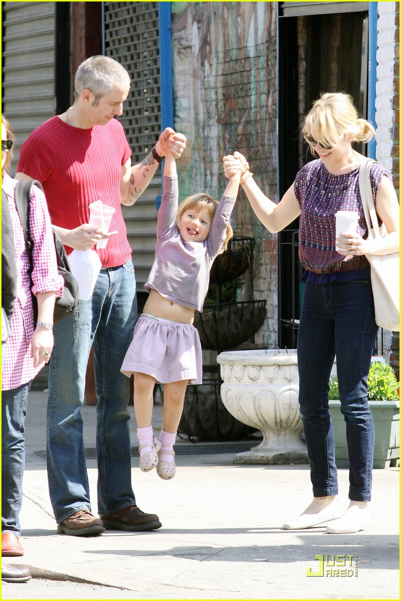 Michelle Williams: Wedding in the Works?: Photo 1879791 | Celebrity ...