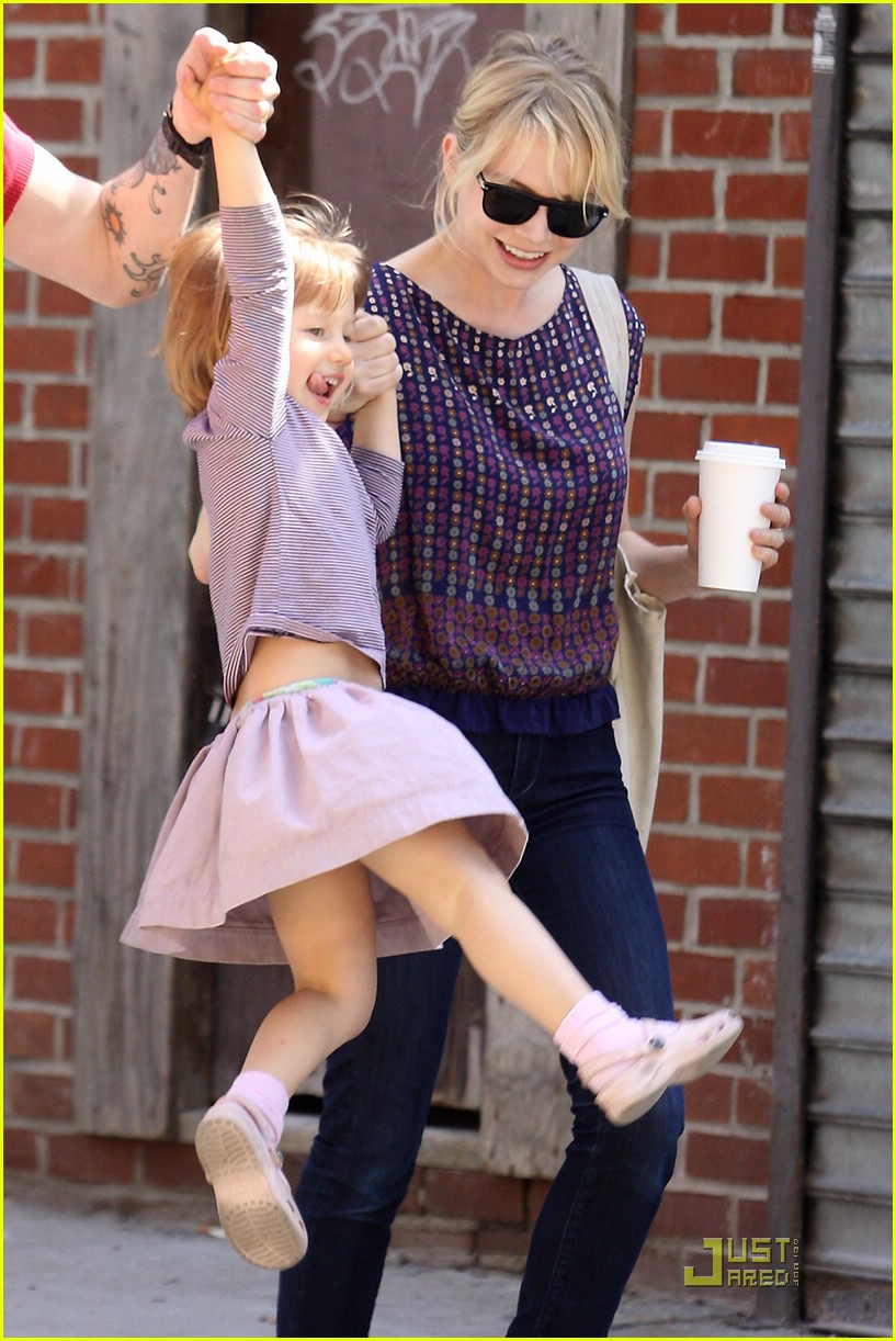 Michelle Williams: Wedding in the Works?: Photo 1879891 | Celebrity ...