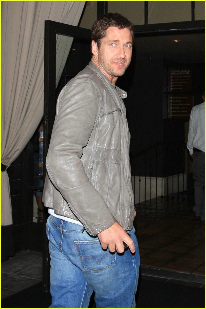 Gerard Butler is Ready for Teddy: Photo 1942771 | Gerard Butler ...