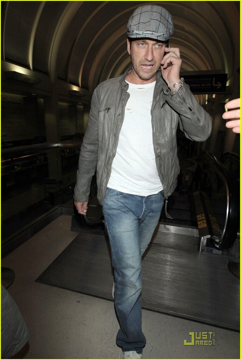 Gerard Butler Caps It Off Newsboy Style: Photo 1954761 | Gerard Butler ...