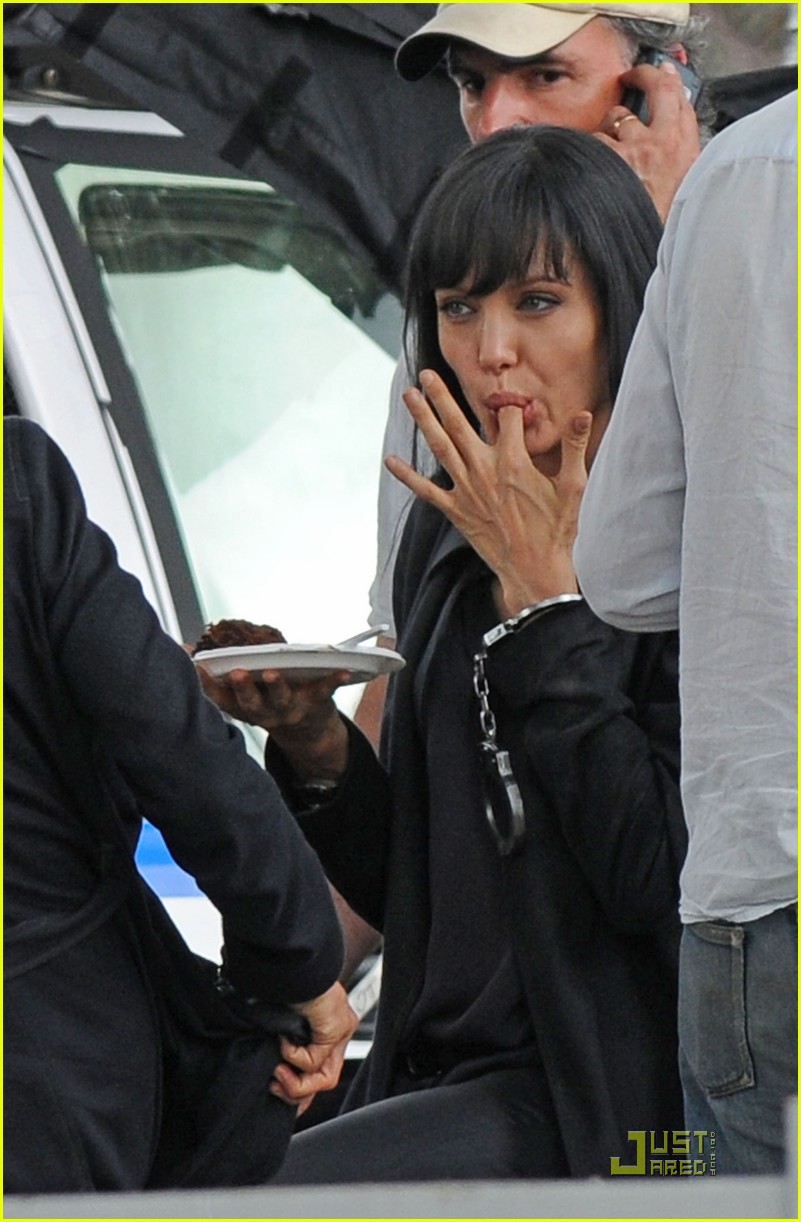 Angelina Jolie Takes A Salt Slice: Photo 1945101 | Angelina Jolie ...