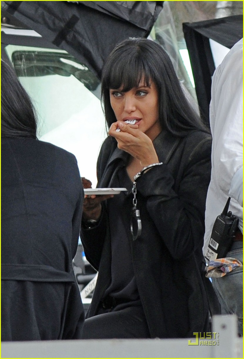 Angelina Jolie Takes A Salt Slice: Photo 1945141 | Angelina Jolie ...