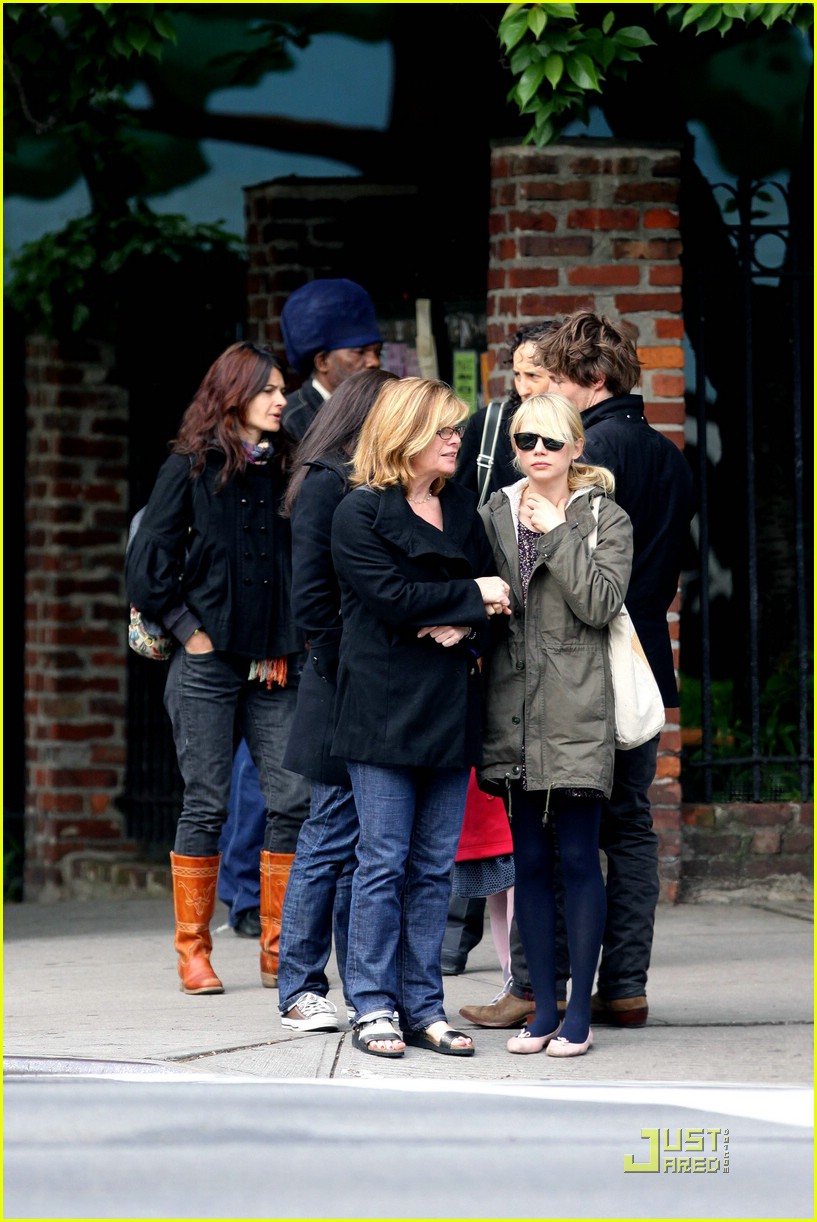 Michelle Williams: Monday Morning With Matilda: Photo 1930411 ...