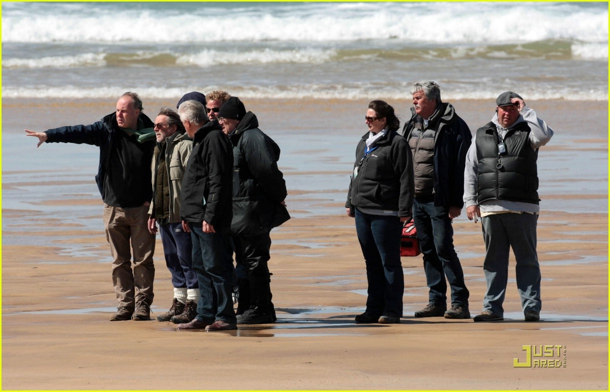 Daniel Radcliffe Digs In: Photo 1915641 | Daniel Radcliffe, Emma Watson ...