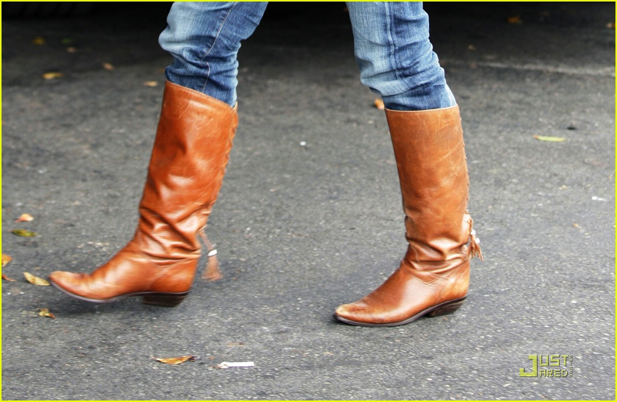 Rachel Bilson is Brown Boot Beautiful: Photo 1981991 | Rachel Bilson ...