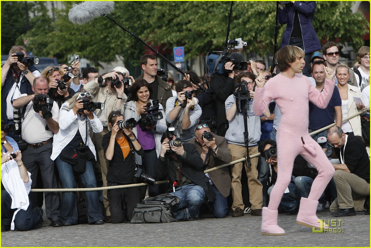 Sacha Baron Cohen: Pink Bruno Body Suit!: Photo 2002031 | Sacha Baron ...