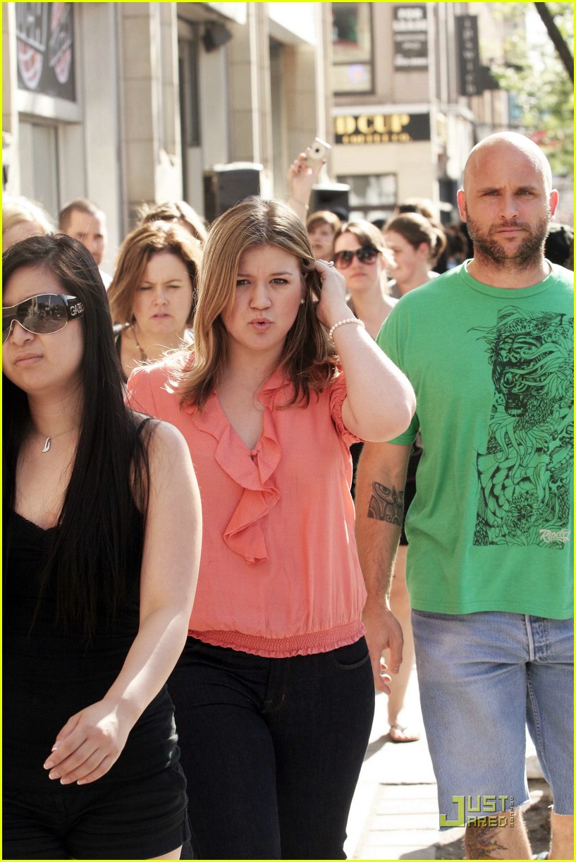 Kelly Clarkson: No Pity For Perez!: Photo 2006331 | Kelly Clarkson ...