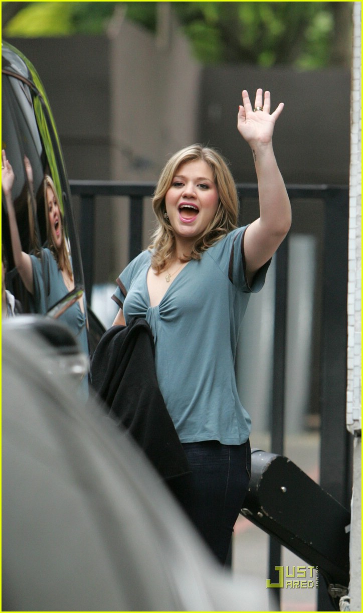 Kelly Clarkson: Here's The Tip Of My Tongue: Photo 1975291 | Kelly ...