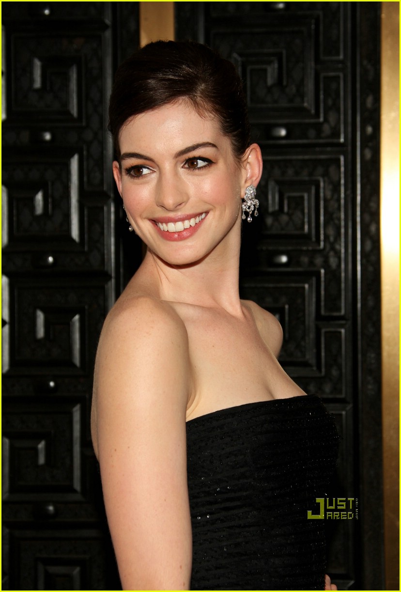 Anne Hathaway - Tony Awards 2009: Photo 1974181 | Anne Hathaway, Tony ...