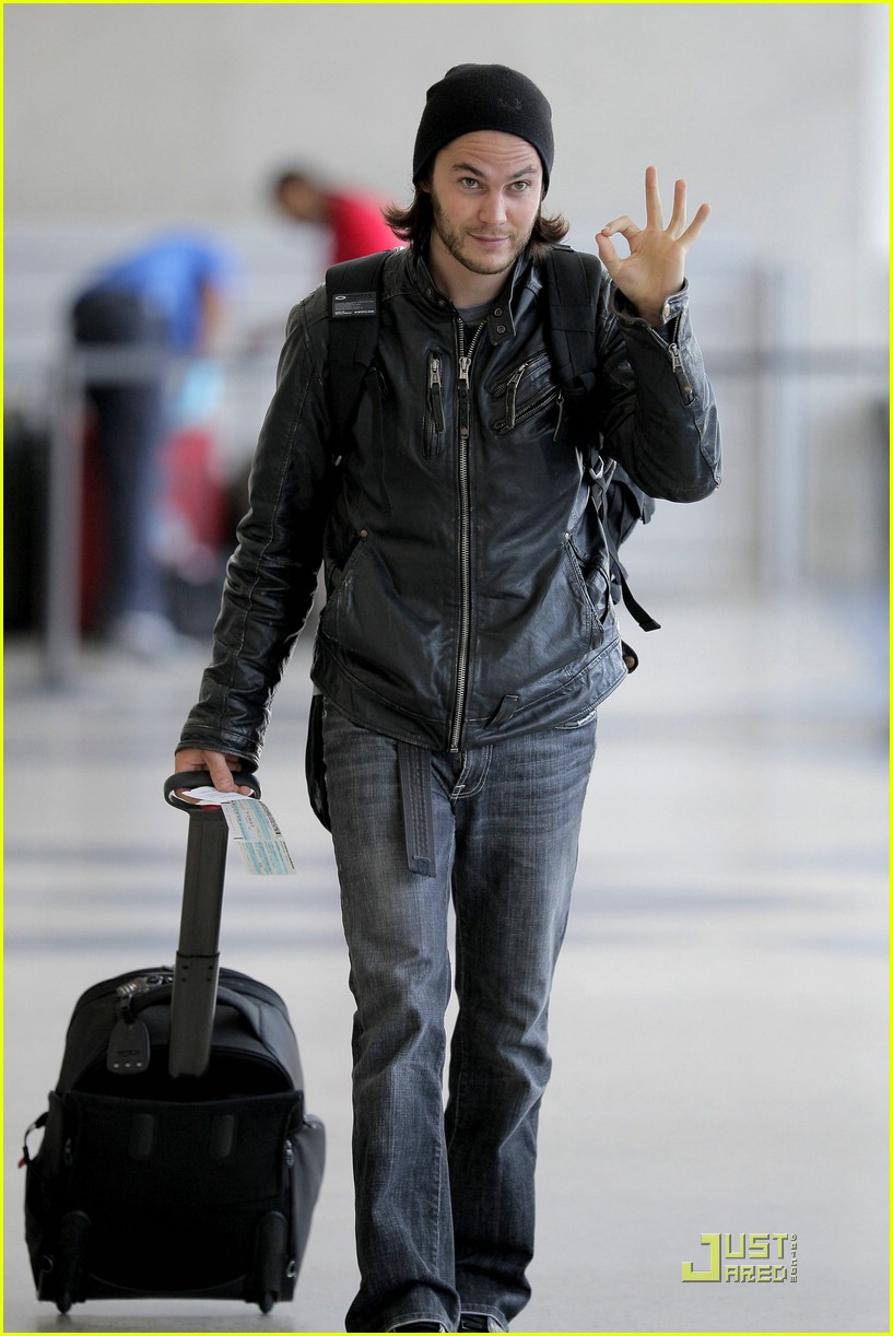 Taylor Kitsch is Beanie Buff: Photo 1965291 | Taylor Kitsch Photos ...