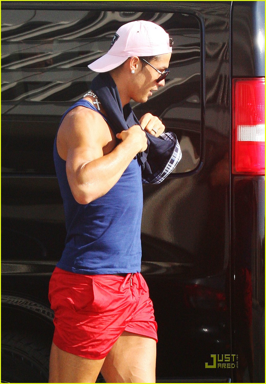 Cristiano Ronaldo Calves Size