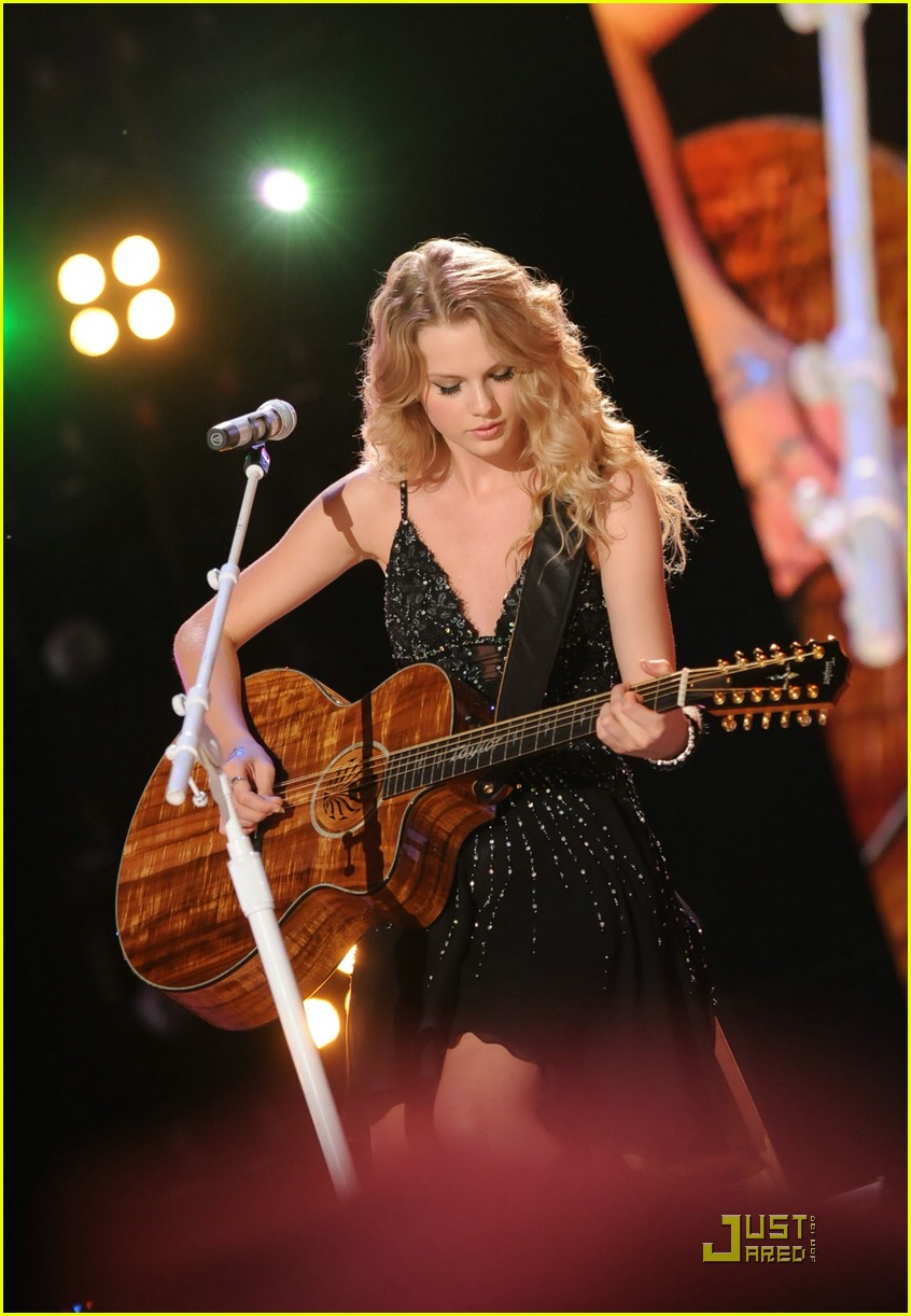 Taylor Swift is Crazy For Country Music: Photo 1988061 | Taylor Swift ...