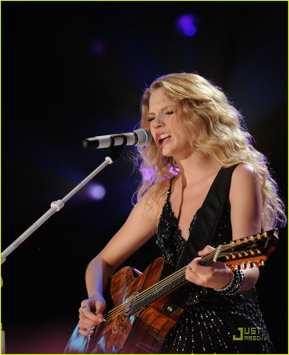 Taylor Swift is Crazy For Country Music: Photo 1988121 | Taylor Swift ...
