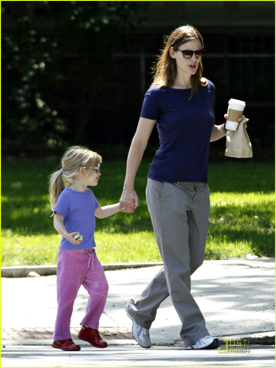 Violet Affleck is Sunglasses Sweet: Photo 1986001 | Ben Affleck ...