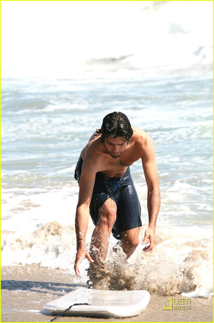 Adrian Grenier Gets Bodyboarding Buff: Photo 2033121 | Adrian Grenier ...