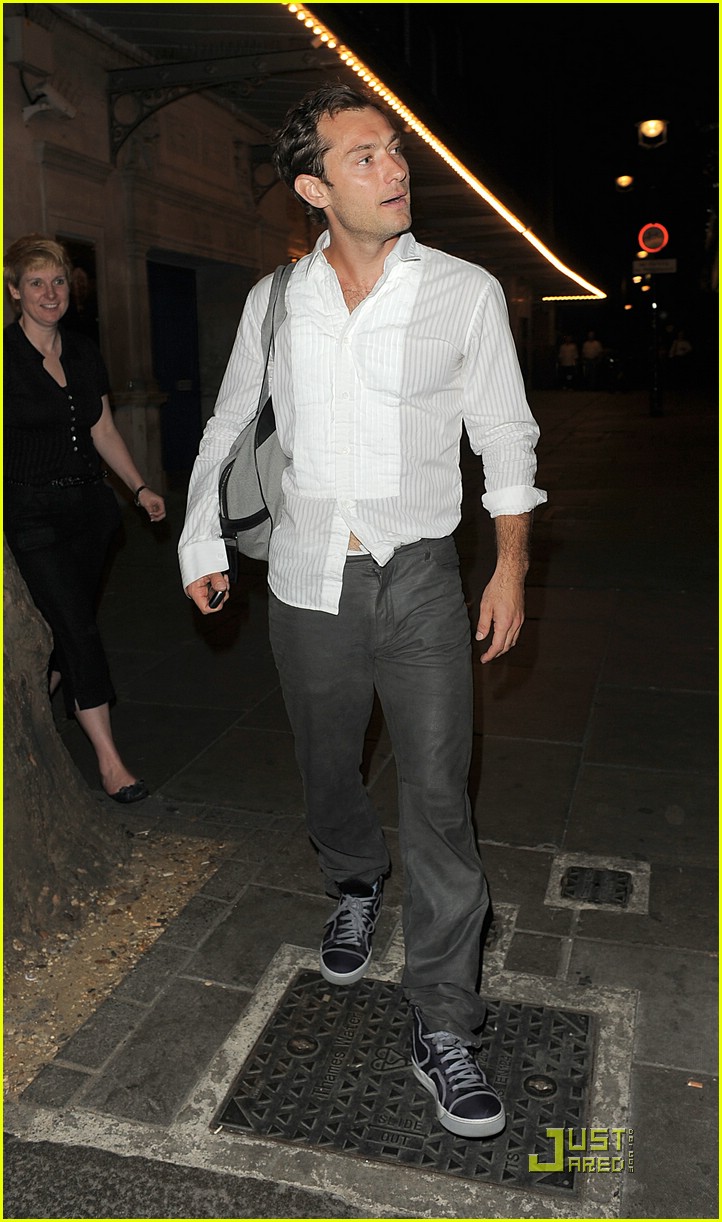 Jude Law is a Happy Hamlet: Photo 2028601 | Jude Law Photos | Just ...