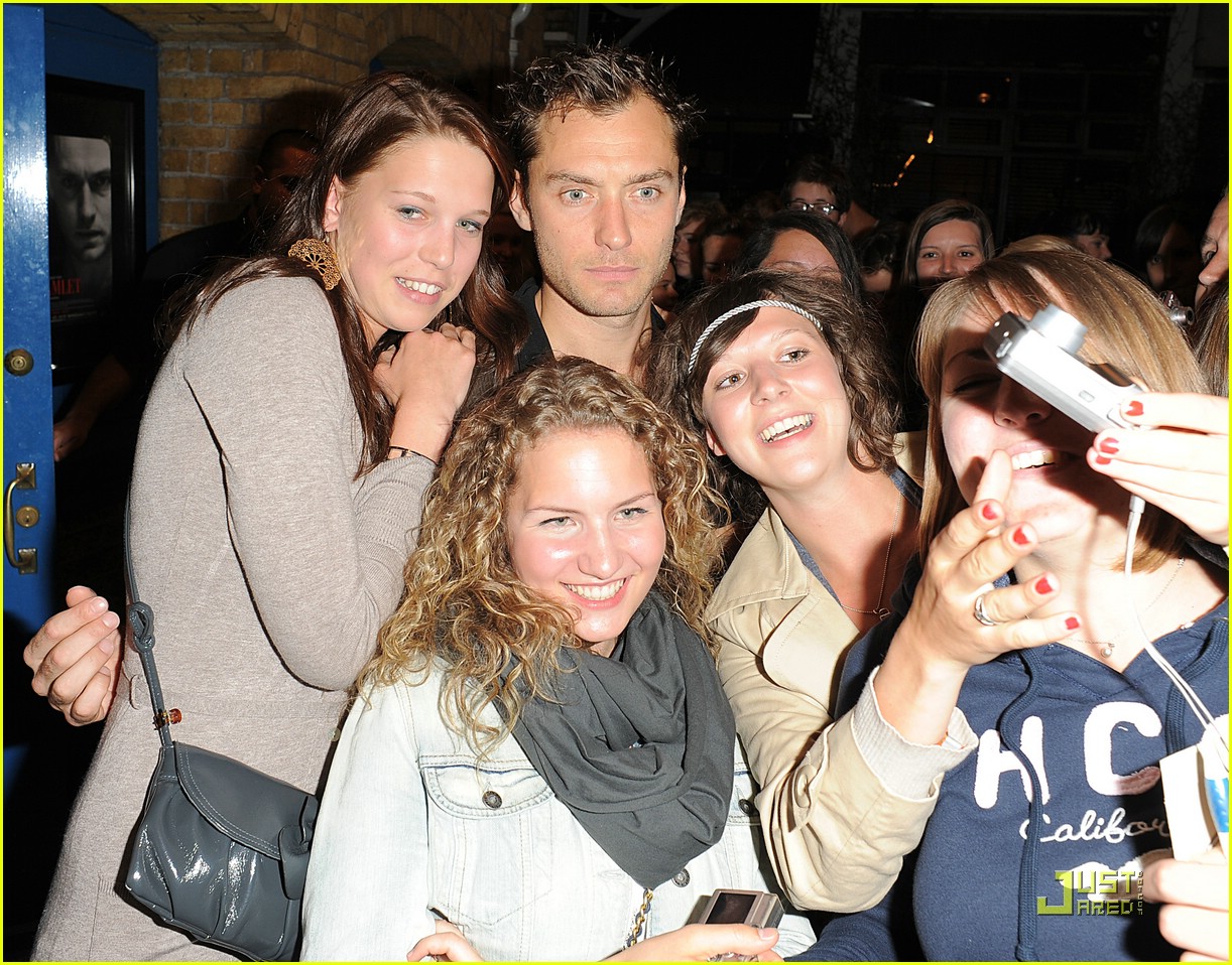 Jude Law Has More Than Two Tattoos: Photo 2041791 | Jude Law Pictures ...