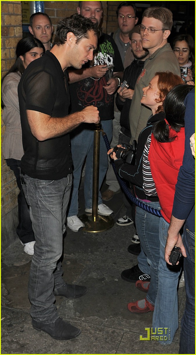 Jude Law Has More Than Two Tattoos: Photo 2041941 | Jude Law Photos ...