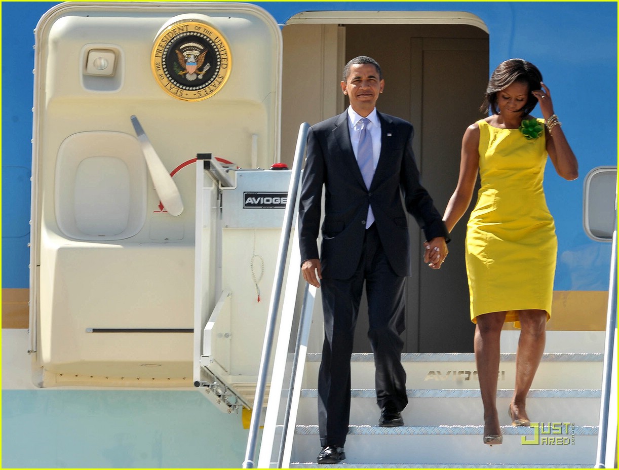 Michelle Obama: Hello Yellow!: Photo 2041391 | Barack Obama, Michelle ...