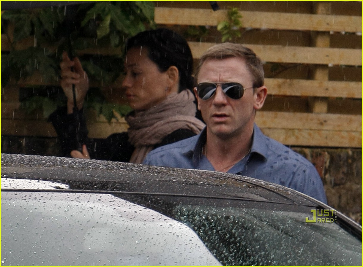 Daniel Craig & Satsuki Mitchell: London Lovers: Photo 2037231 | Daniel ...
