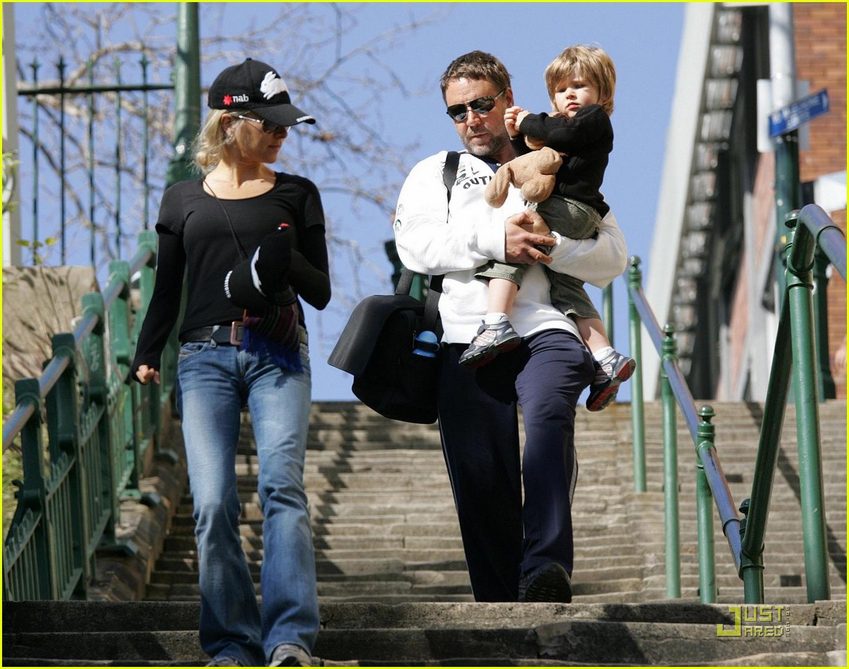 Russell Crowe is a Down Under Dad: Photo 2130031 | Celebrity Babies ...