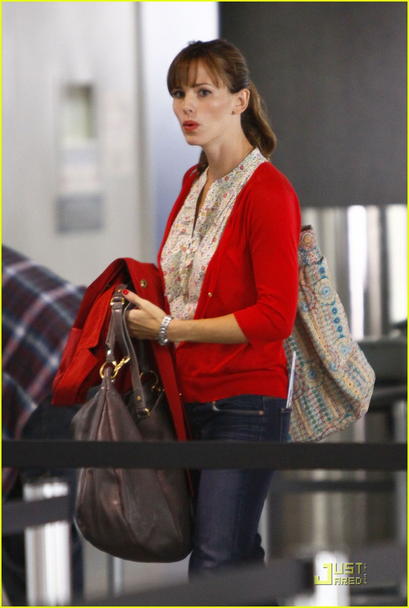 Jennifer Garner Airs It Out: Photo 2143772 | Jennifer Garner Photos ...