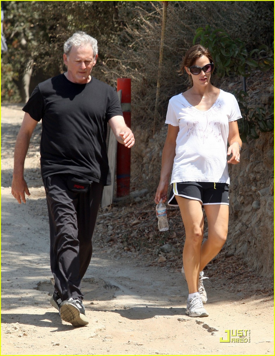 Jennifer Garner & Victor Garber: Speedy Sprinters: Photo 2118362 ...