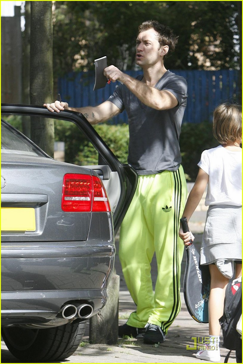 Jude Law is a Doting Dad: Photo 2141362 | Celebrity Babies, Iris Law ...