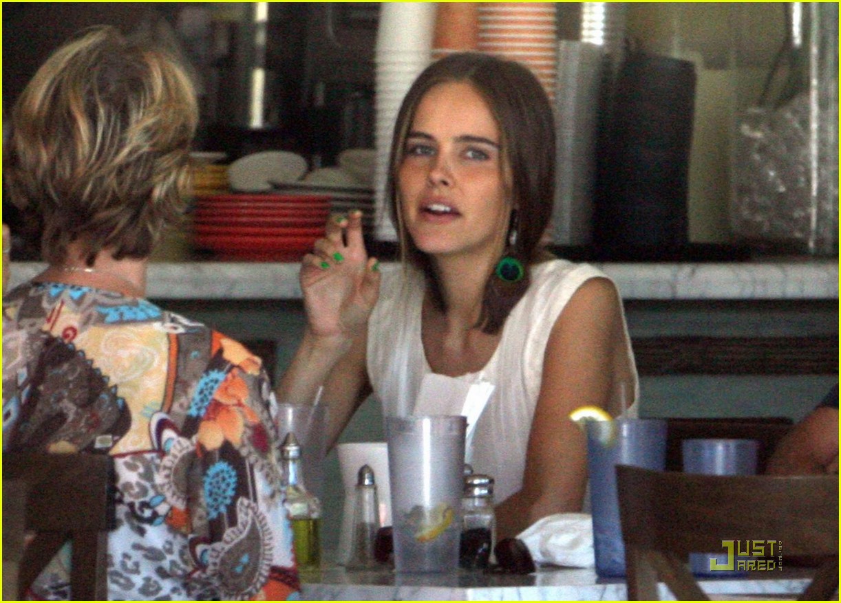 Isabel Lucas Ducks Into The Cove: Photo 2111231 | Isabel Lucas Photos ...