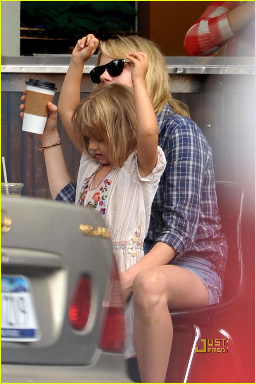 Matilda Ledger Hangs With Michelle Williams: Photo 2175241 | Celebrity ...