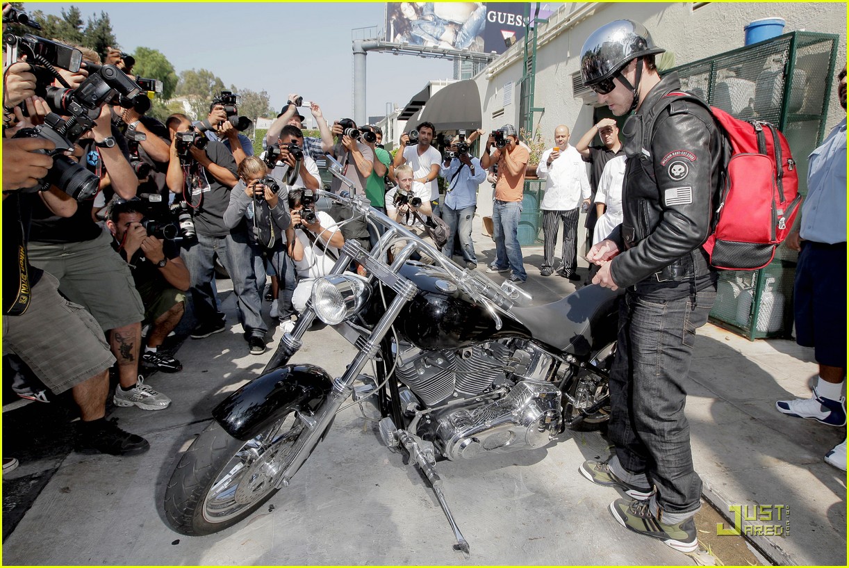 Justin Timberlake is a Motorcycle Man: Photo 2128601 | Jessica Biel ...