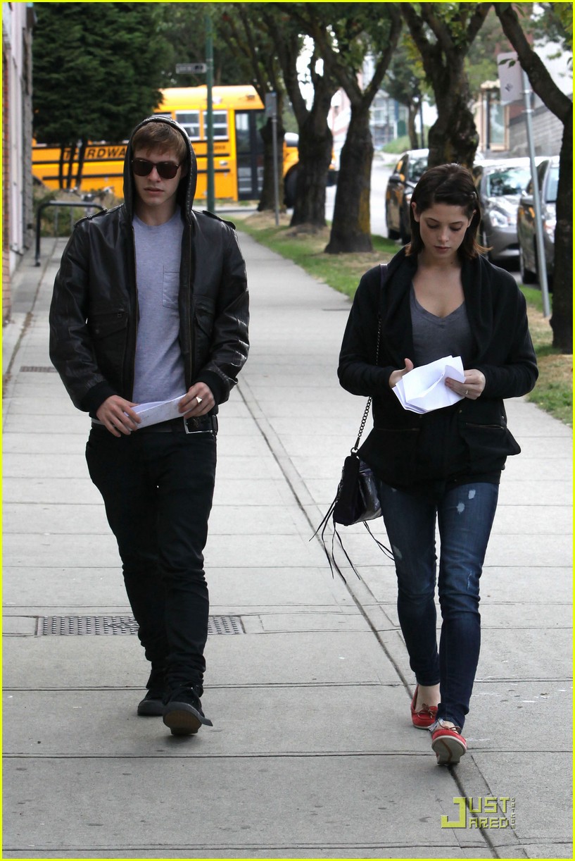 Ashley Greene & Xavier Samuel: Total Eclipse of the Heart!: Photo ...