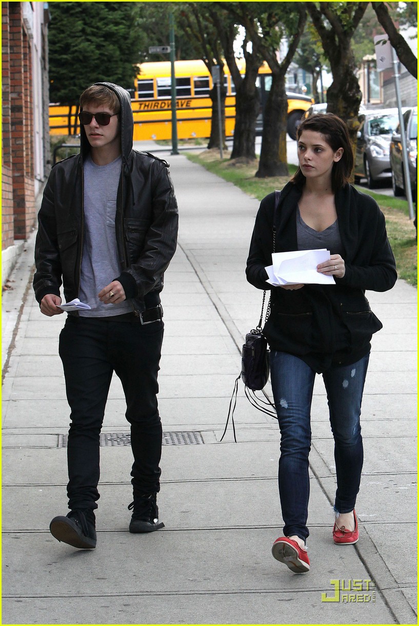 Ashley Greene & Xavier Samuel: Total Eclipse of the Heart!: Photo ...