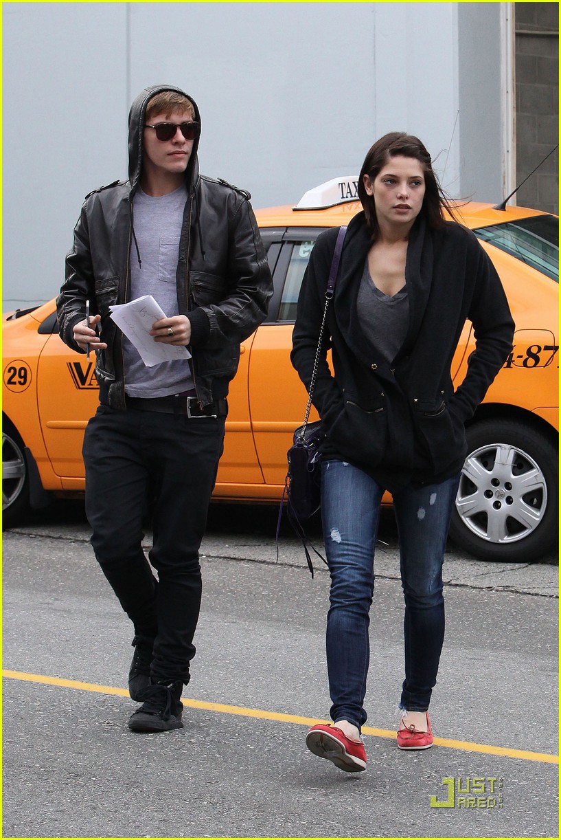 Ashley Greene & Xavier Samuel: Total Eclipse of the Heart!: Photo ...