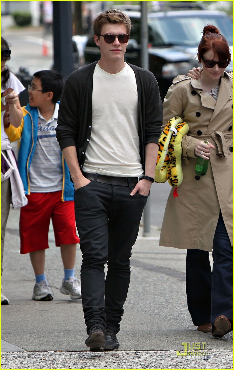 Bryce Dallas Howard & Seth Gabel: Our Son Theodore!: Photo 2153442 ...